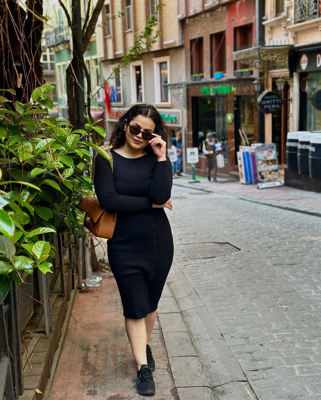 Qudsia Ali Looks Chic Vacationing In Turkey | Reviewit.pk