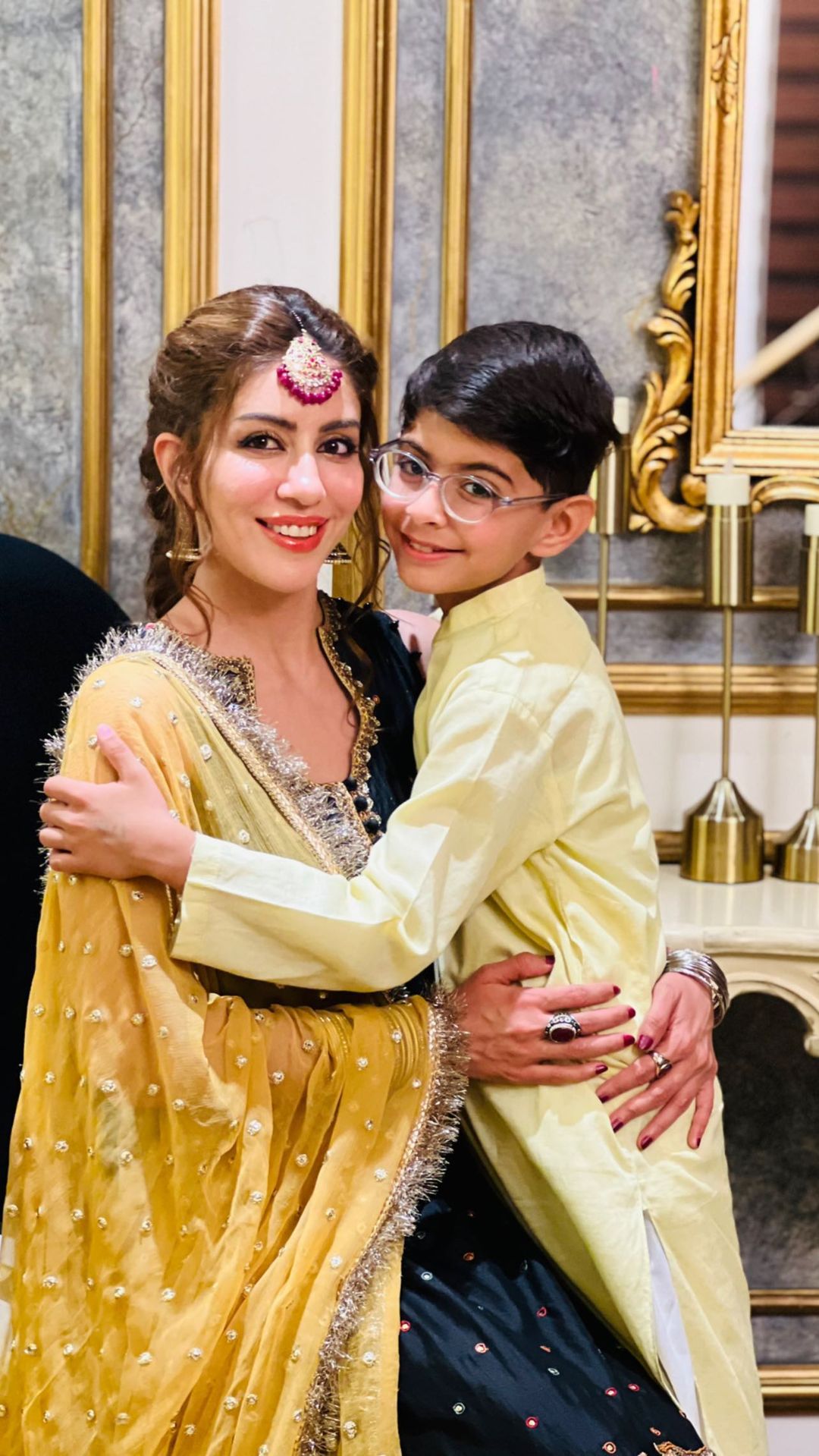 Mother-Daughter Duo Saba Faisal And Sadia Faisal Looking Gorgeous At A ...