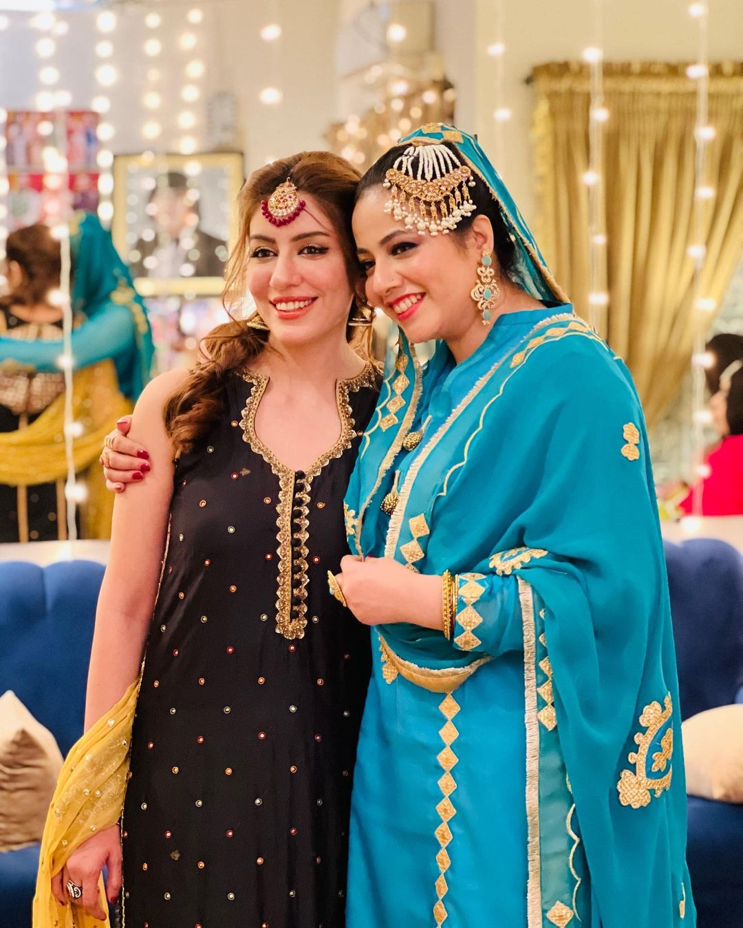 Mother-Daughter Duo Saba Faisal And Sadia Faisal Looking Gorgeous At A ...