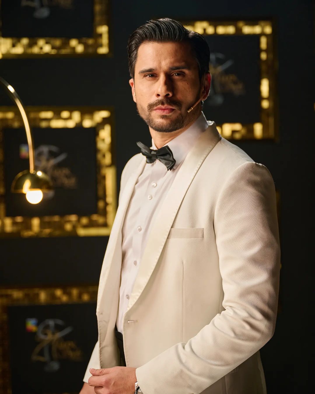 Tabish Hashmi Shares Hilarious Story About Ex-Girlfriend | Reviewit.pk