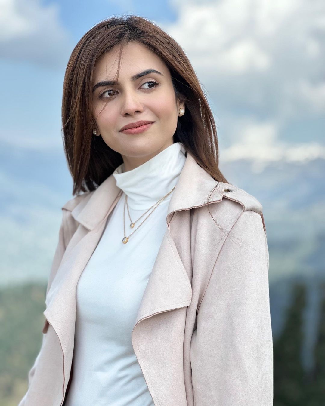 Newlyweds Washma Fatima And Subhan Awan In Kashmir | Reviewit.pk