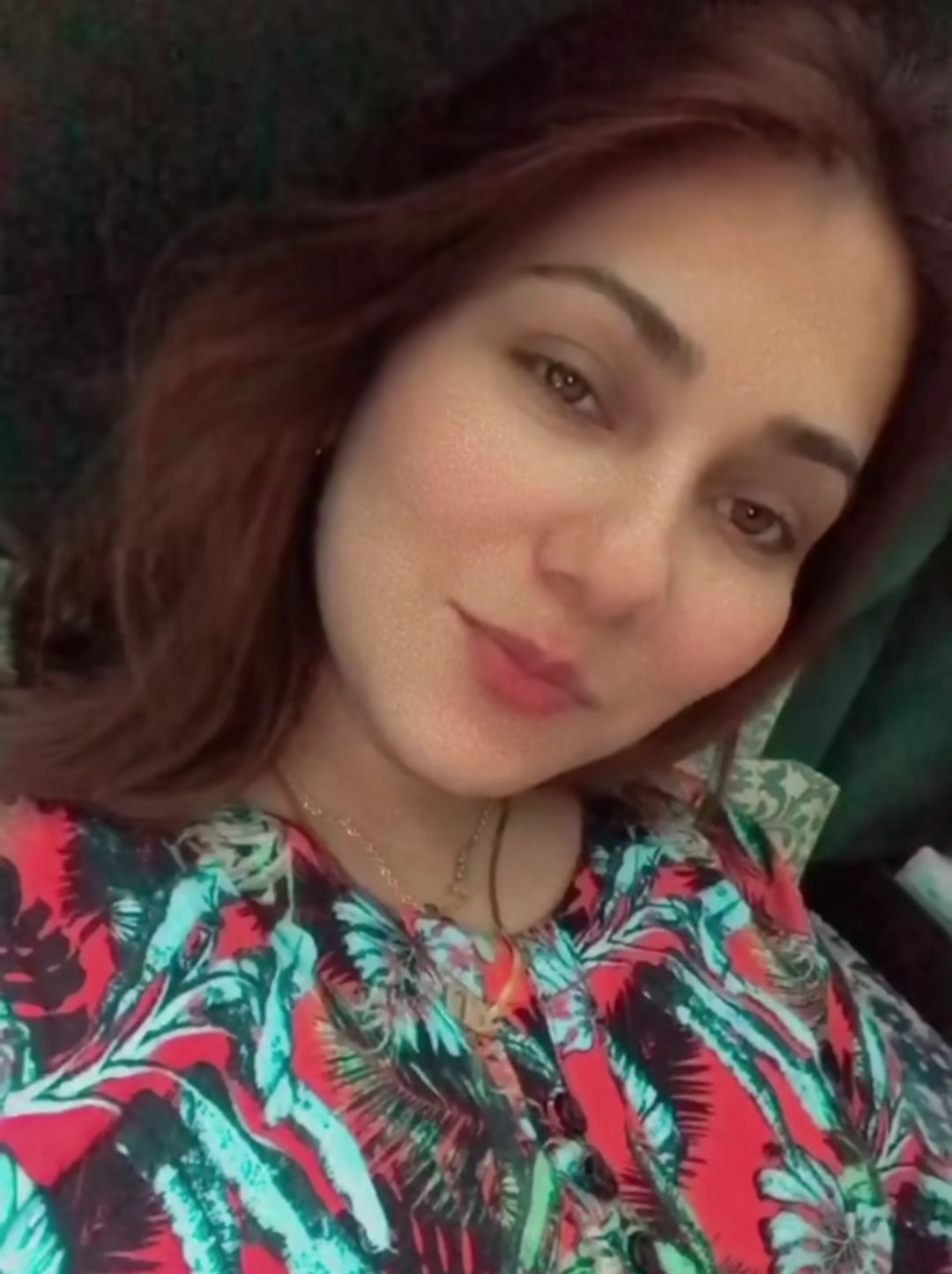 Dil Moum Ka Dia Fame Zubi Majeed Pictures With Daughter | Reviewit.pk