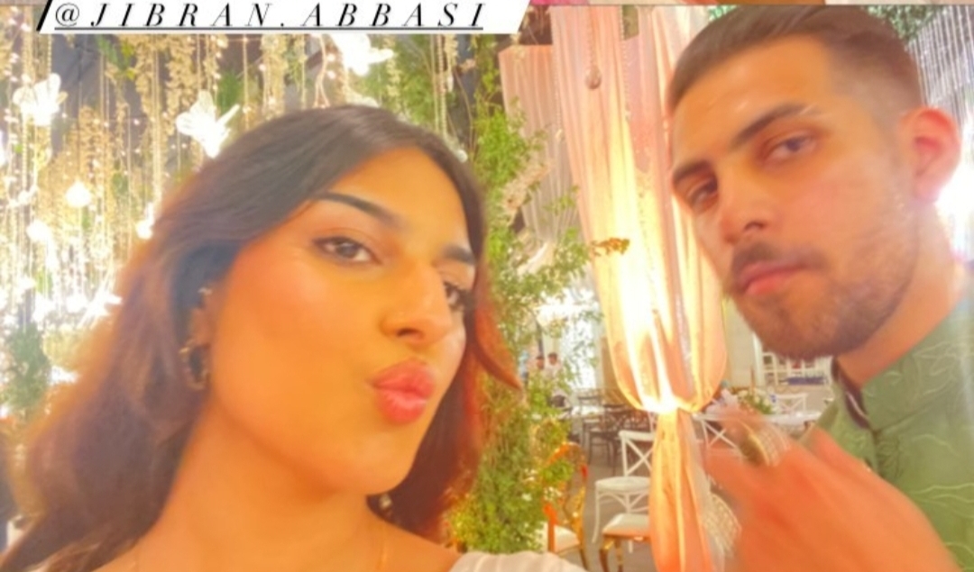 Anzela Abbasi Unseen Pictures With Fiance | Reviewit.pk
