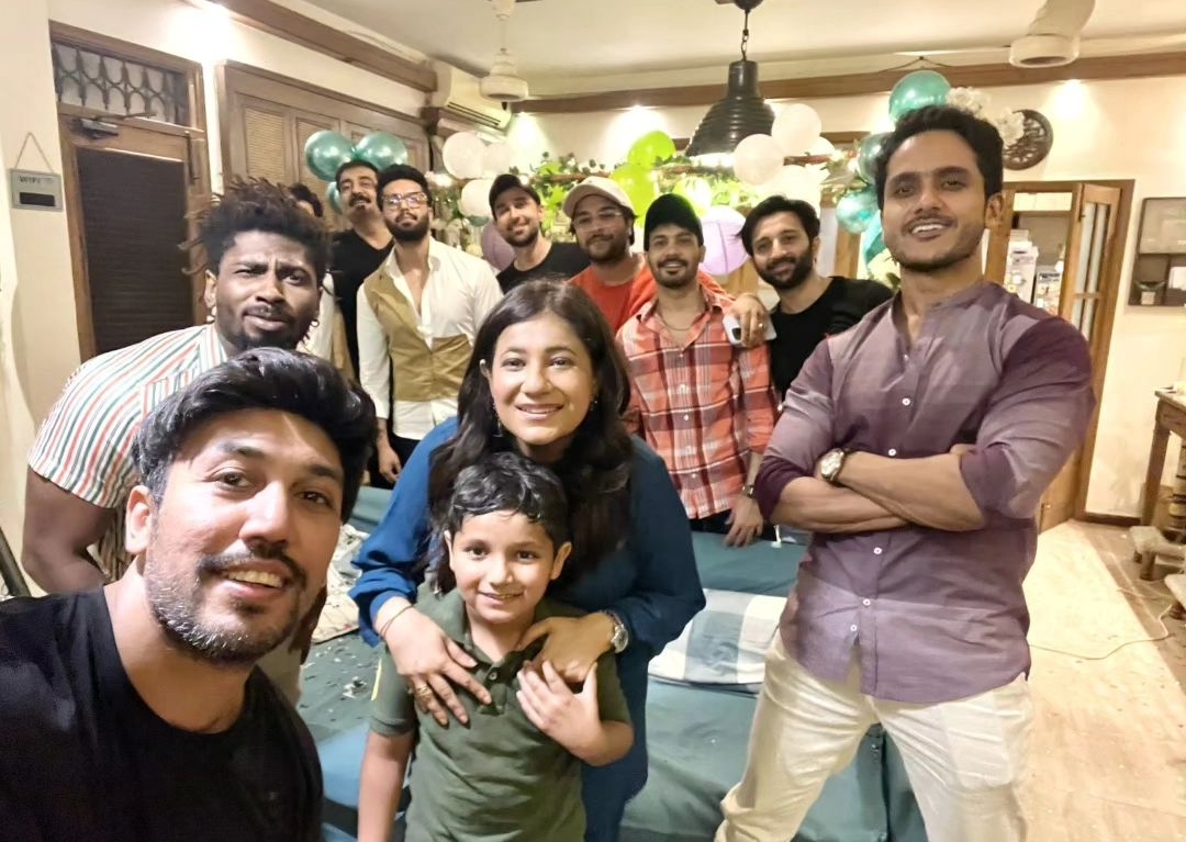 Fahad Mustafa Turns 40 - Pictures & Video | Reviewit.pk