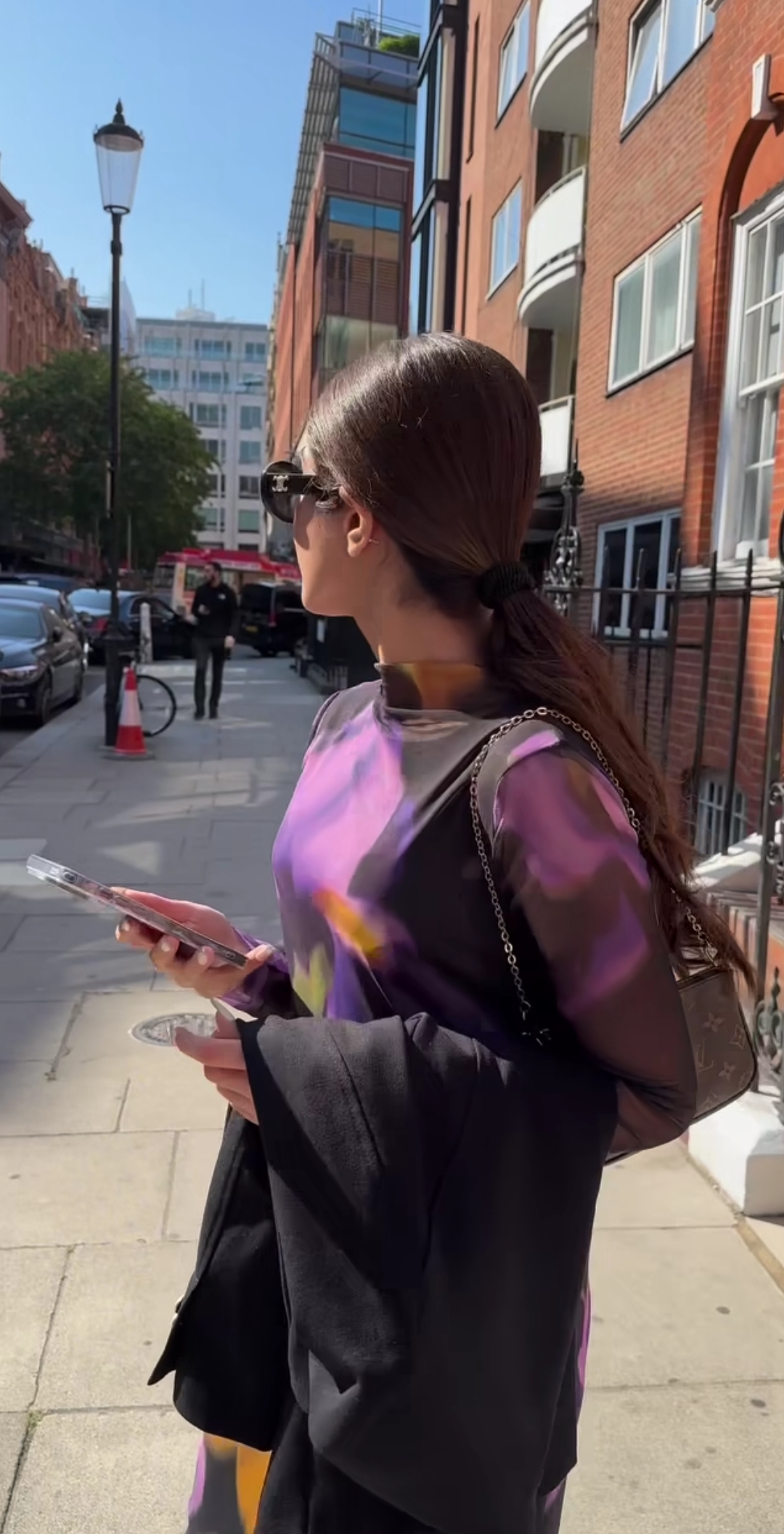 Kinza Hashmi's Adorable Instagram Pictures & Reels From UK Trip ...