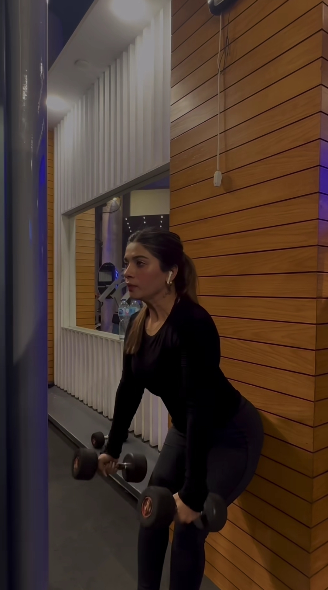 Mahi Baloch Beautiful Pictures In Gym | Reviewit.pk
