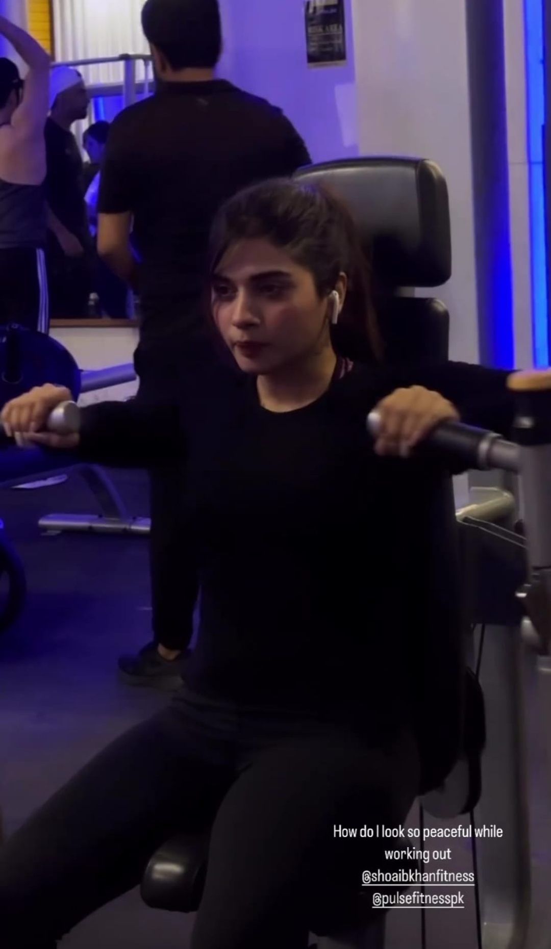 Mahi Baloch Beautiful Pictures In Gym | Reviewit.pk