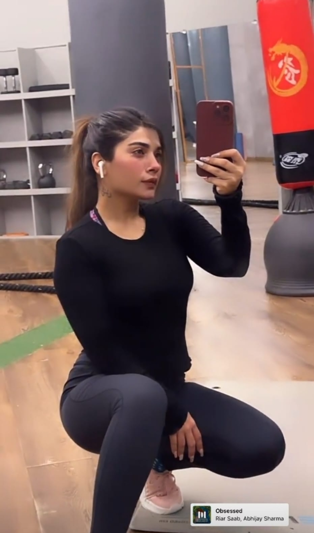 Mahi Baloch Beautiful Pictures In Gym | Reviewit.pk