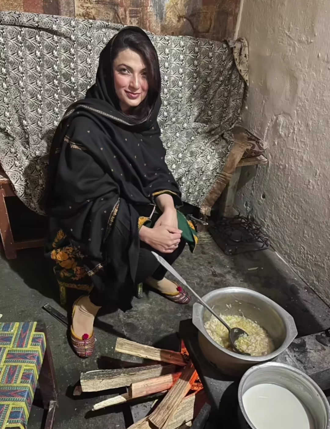 Neem Drama BTS Pictures From Beautiful Valley Of Kashmir | Reviewit.pk