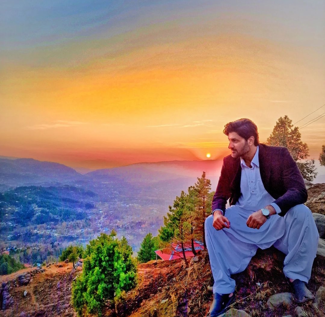 Neem Drama BTS Pictures From Beautiful Valley Of Kashmir | Reviewit.pk