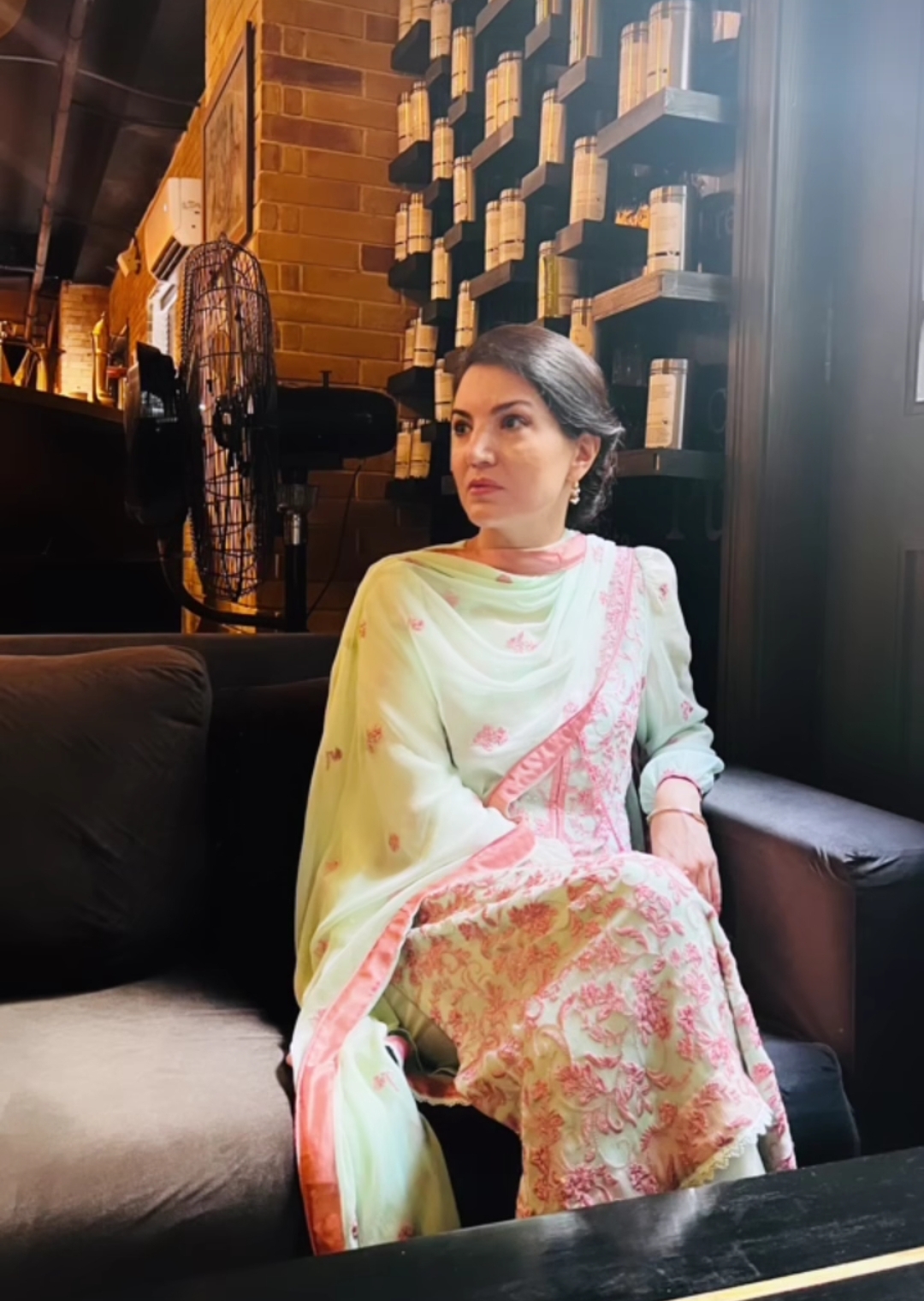 Reham Khan's Recent Unseen Pictures With Husband | Reviewit.pk