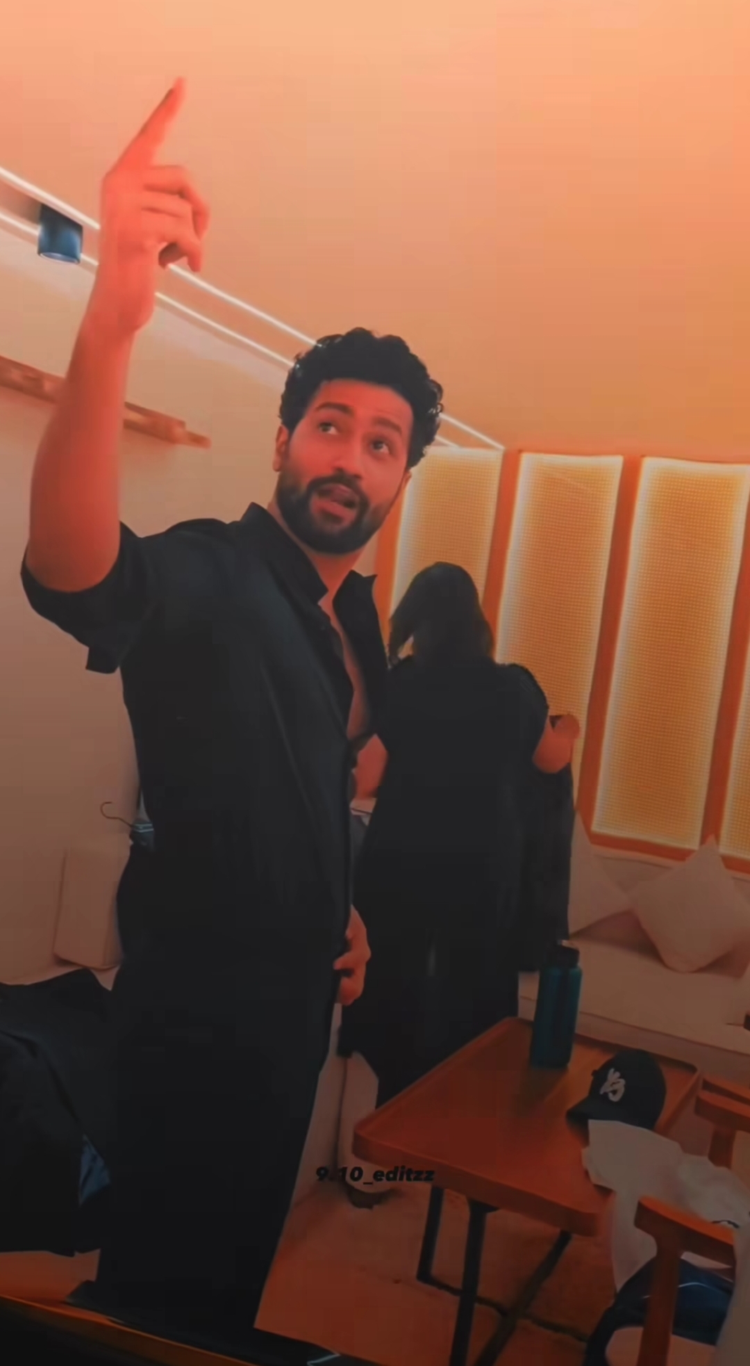Hammad Shoaibs Perfect Dance Moves On Vicky Kaushals Recent Viral