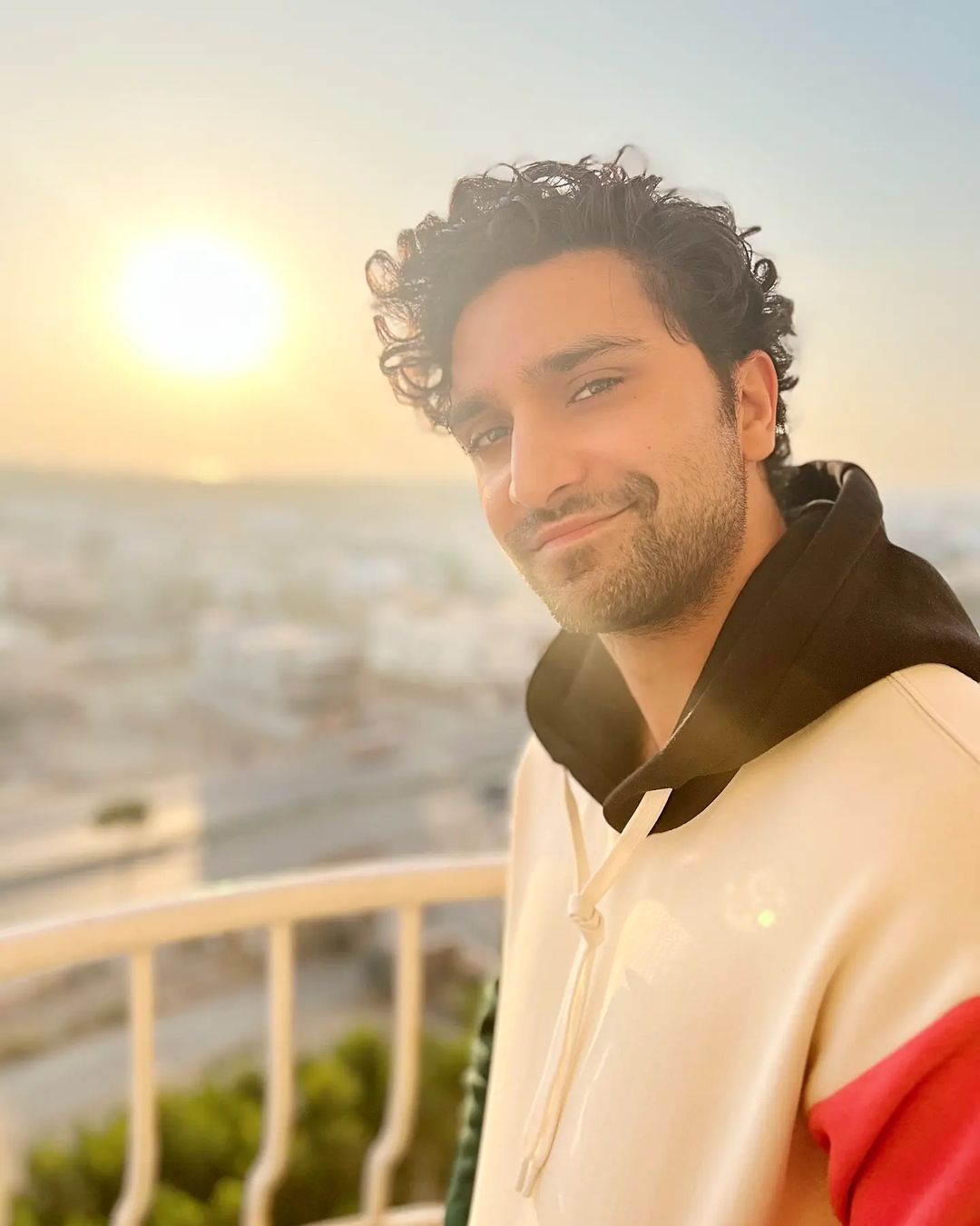 Sarah Khan, Falak & Ahad Raza Mir Pictures From Oslo, Norway | Reviewit.pk