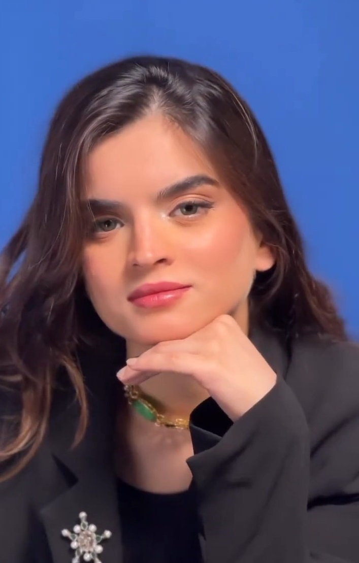 Aliza Sultan Khan's Beautiful Pictures From A Modelling Project | Reviewit.pk