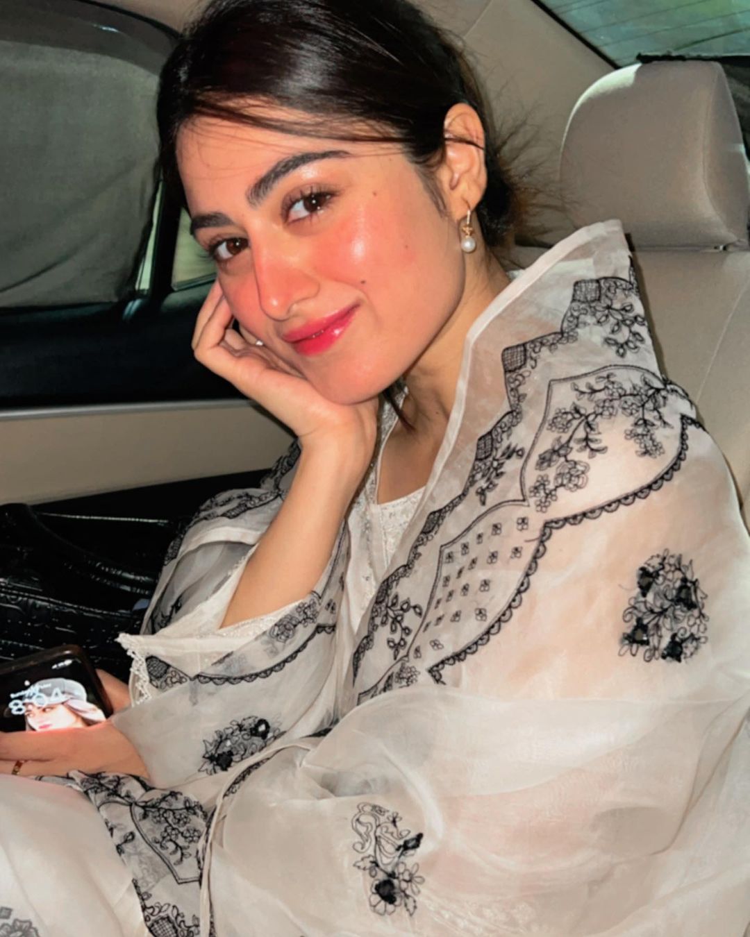 Hina Afridi Pictures From Birthday Celebrations | Reviewit.pk