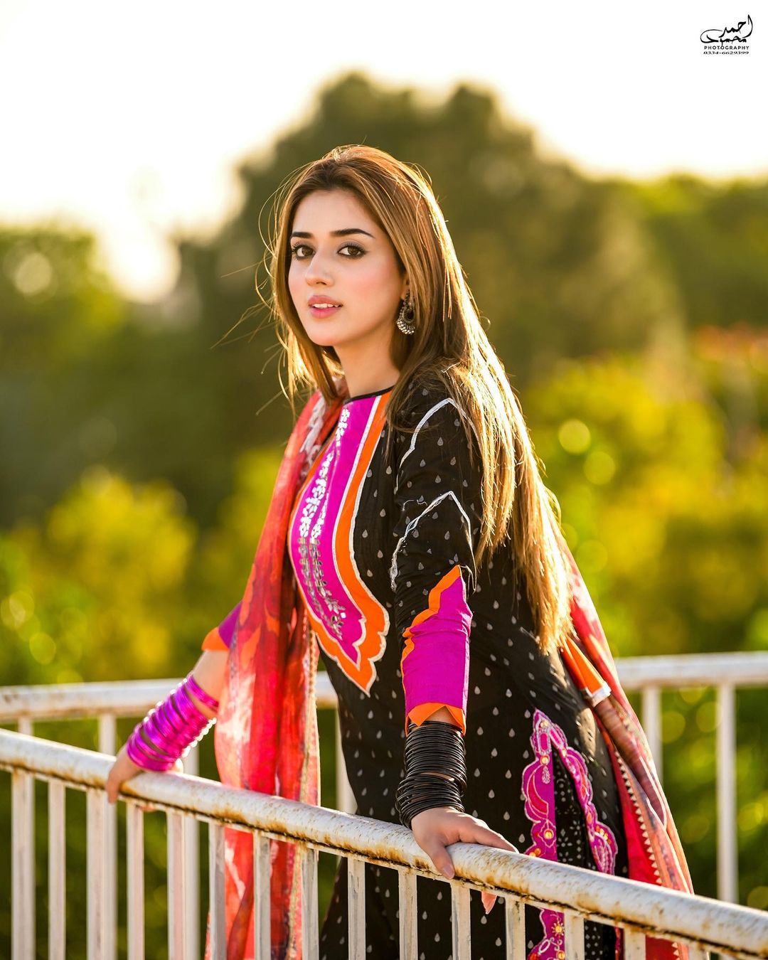 Jannat Mirza Enjoying Her Trip To Karachi | Reviewit.pk