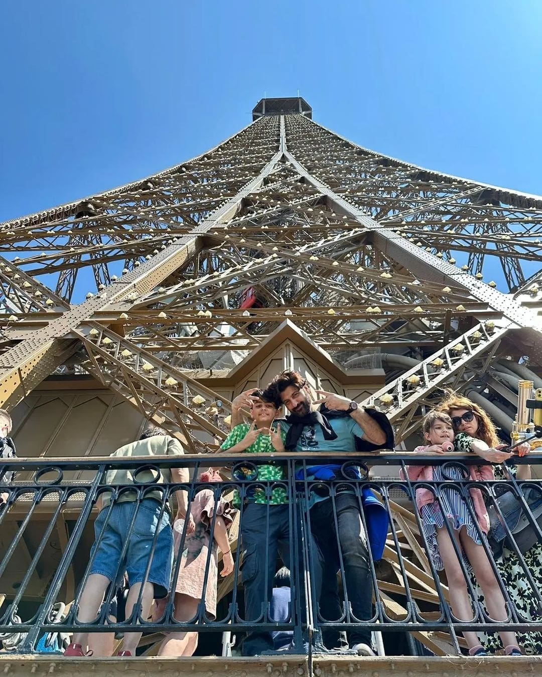Syed Jibran Vacations In Paris With Son Yoel Syed Jibran | Reviewit.pk