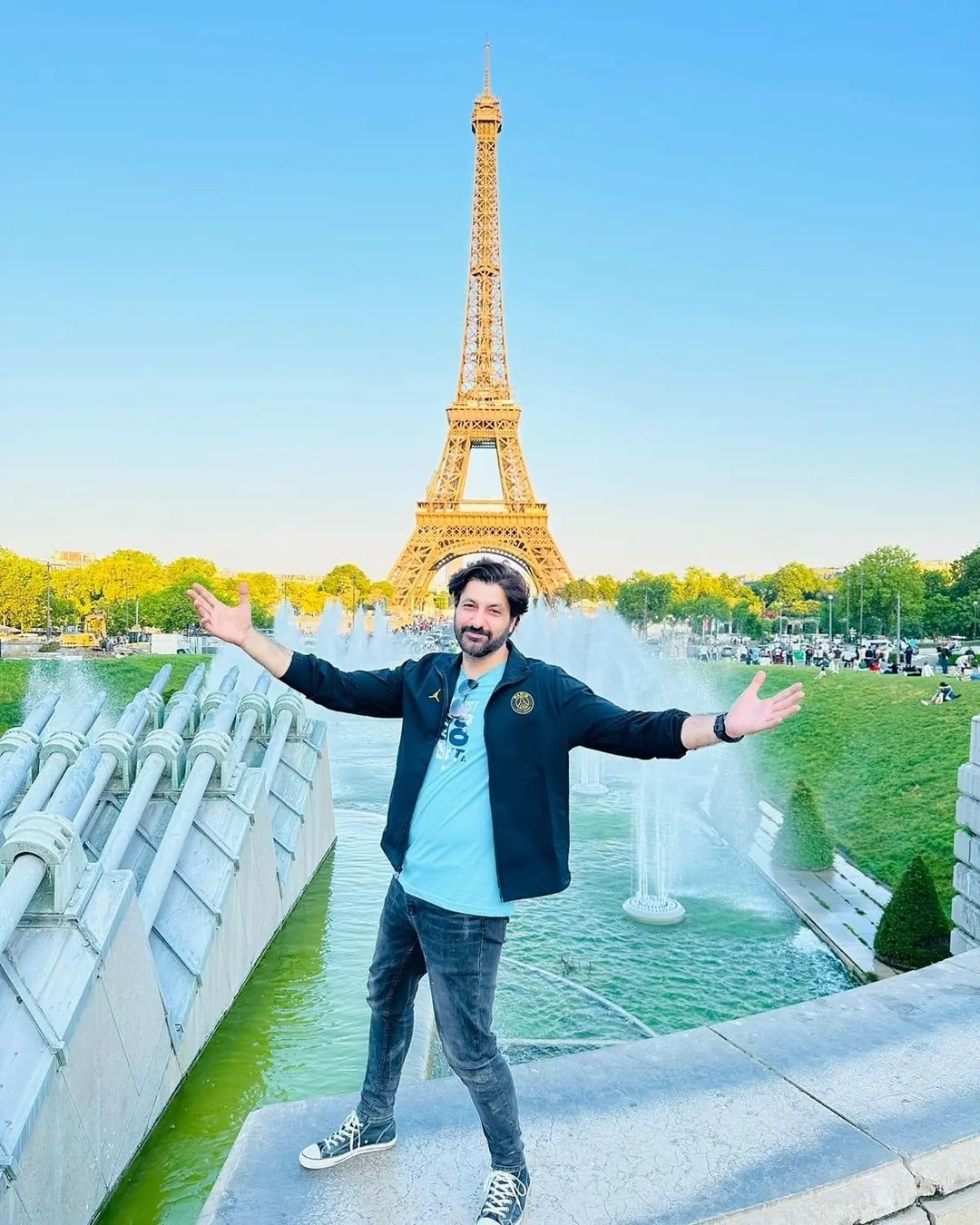 Syed Jibran Vacations In Paris With Son Yoel Syed Jibran | Reviewit.pk