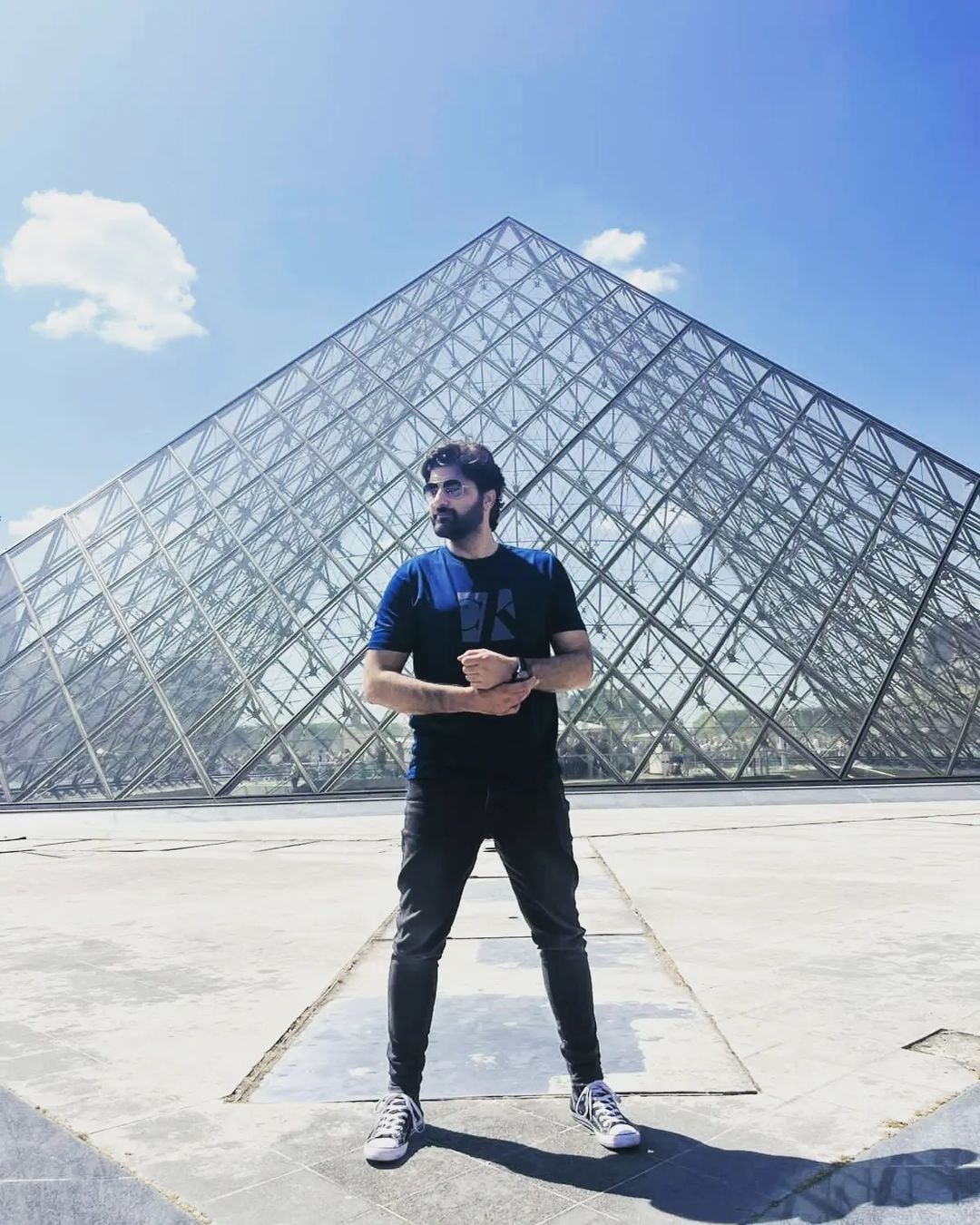 Syed Jibran At The Louvre With Son Yoel | Reviewit.pk