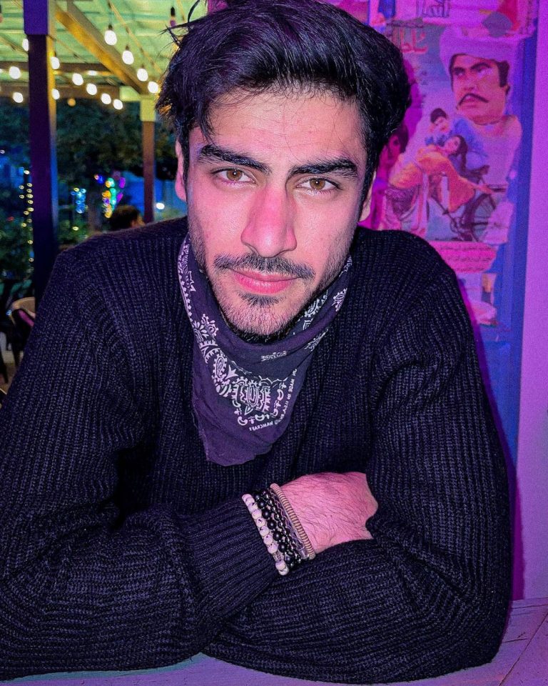 Khushhal Khan Recalls Mahira Khan's Love And Care For Him | Reviewit.pk