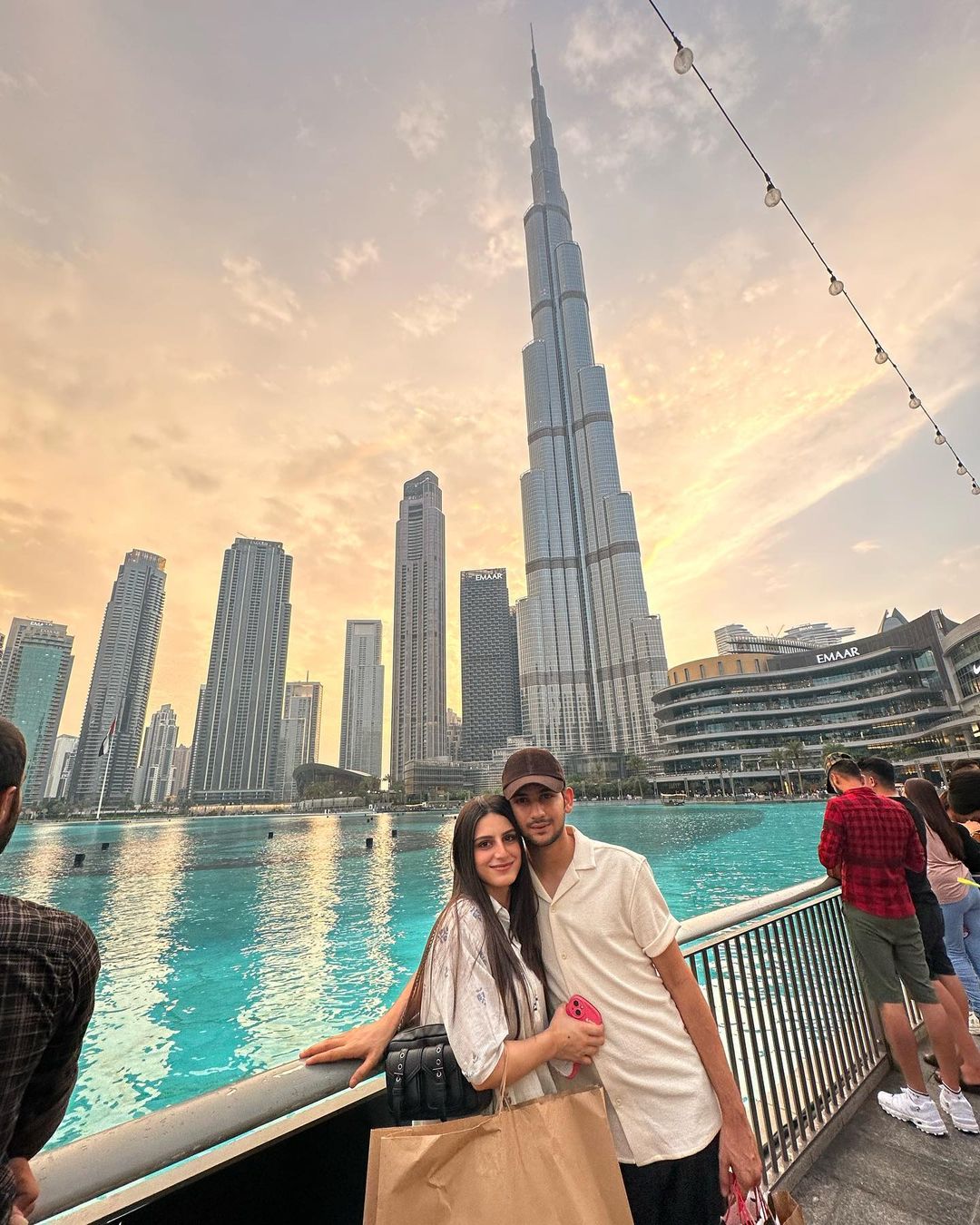 Maaz Safder Posts Beautiful Pictures With Wife from Dubai | Reviewit.pk