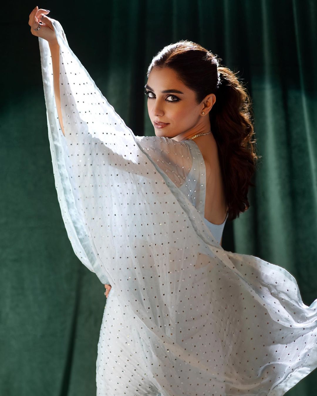 Wahaj Ali and Maya Ali Bring Romance And Glamour At An Event | Reviewit.pk