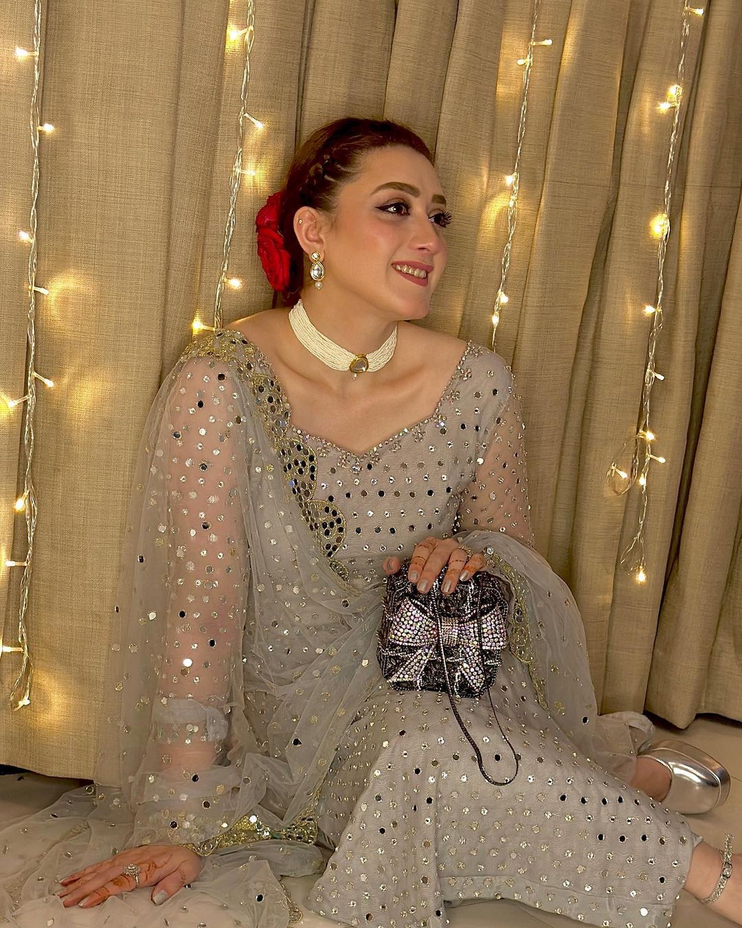 Momina Iqbal Shares Beautiful Lively Pictures | Reviewit.pk