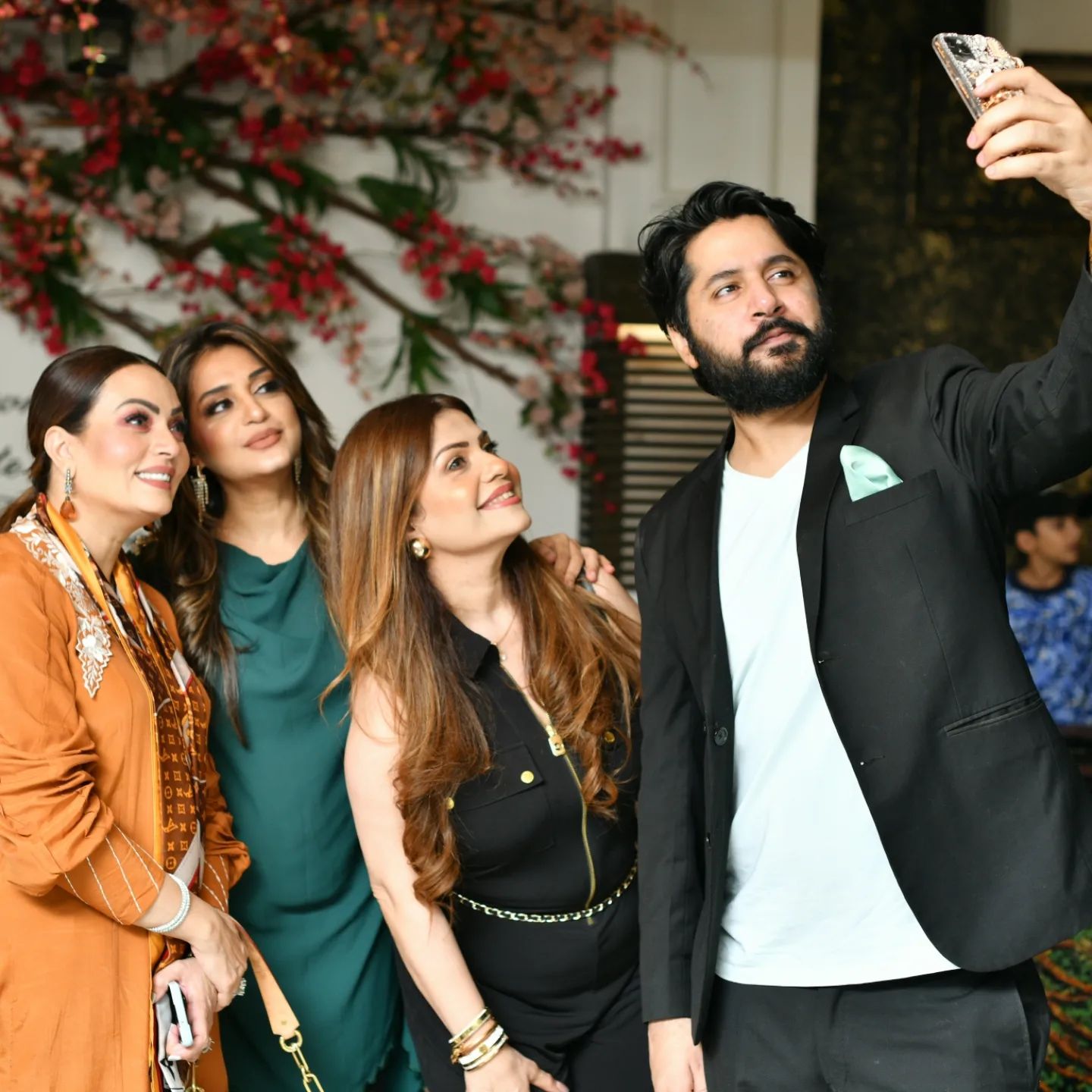 Nadia Khan's Daughter Alyzeh's 20th Birthday HD Pictures | Reviewit.pk