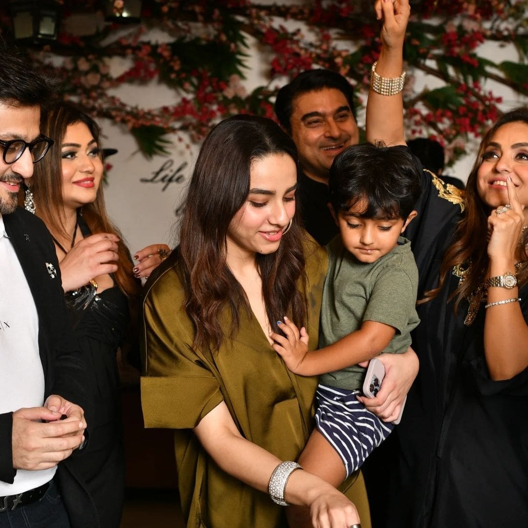 Nadia Khan's Daughter Alyzeh's 20th Birthday HD Pictures | Reviewit.pk