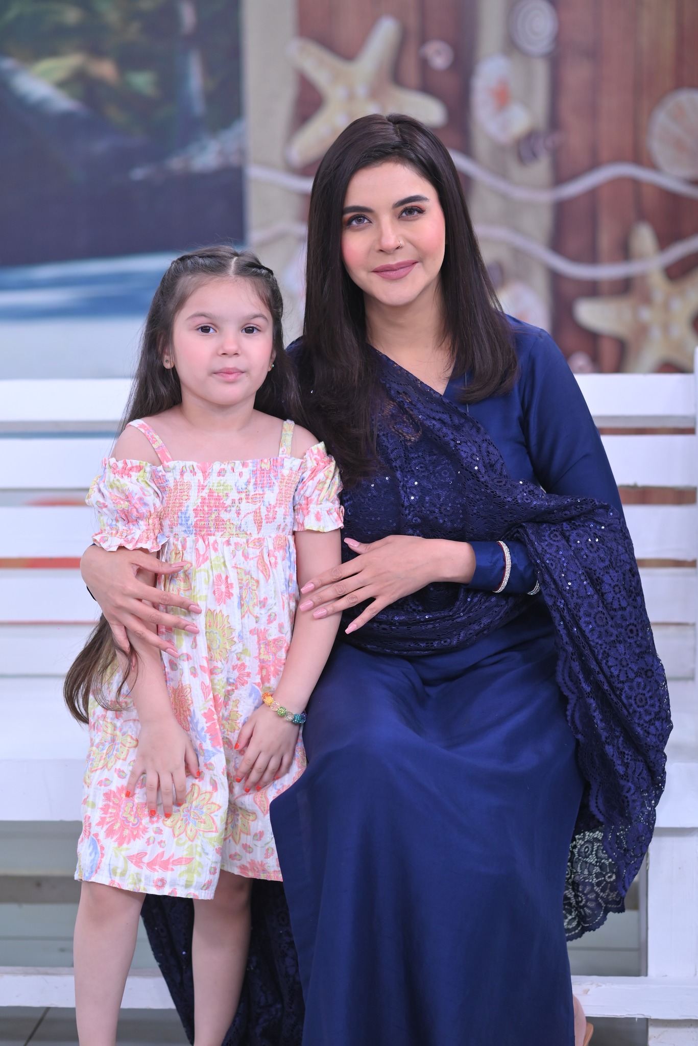 Celebrities Join Nida Yasir With Their Children In A Fun Show | Reviewit.pk