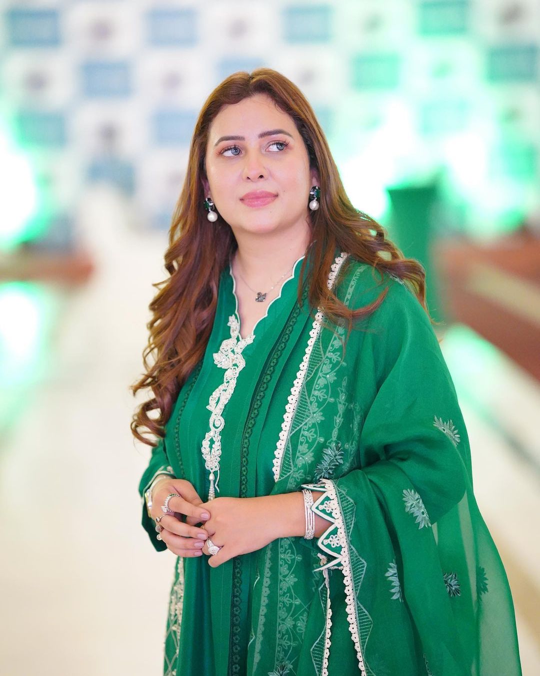 Rabia Anum Attends A Wedding With Husband In Style | Reviewit.pk