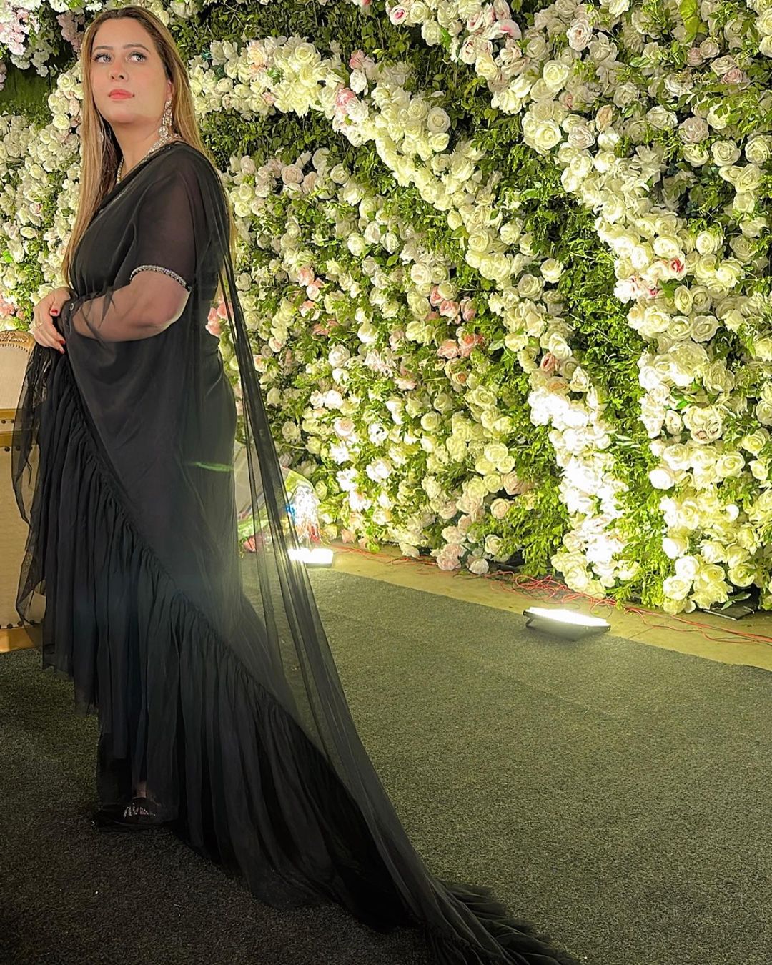 Rabia Anum Attends A Wedding With Husband In Style | Reviewit.pk