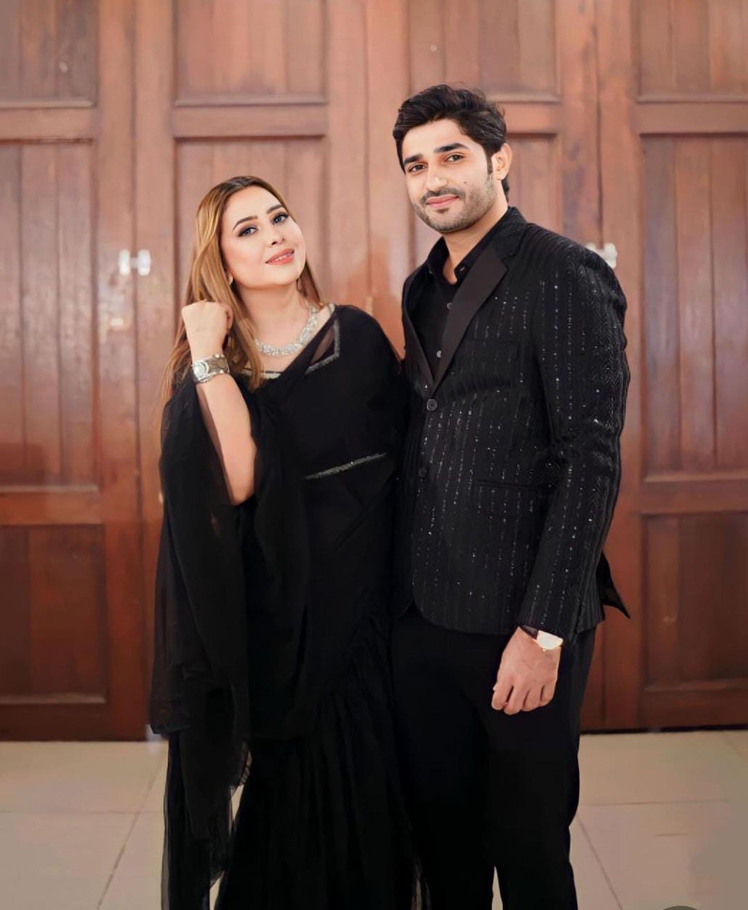 Rabia Anum Attends A Wedding With Husband In Style | Reviewit.pk