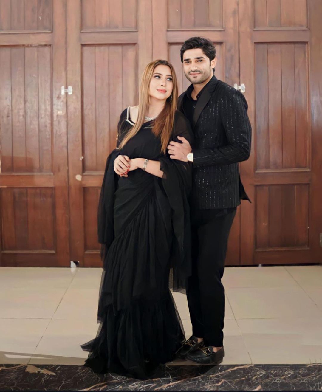 Rabia Anum Attends A Wedding With Husband In Style | Reviewit.pk