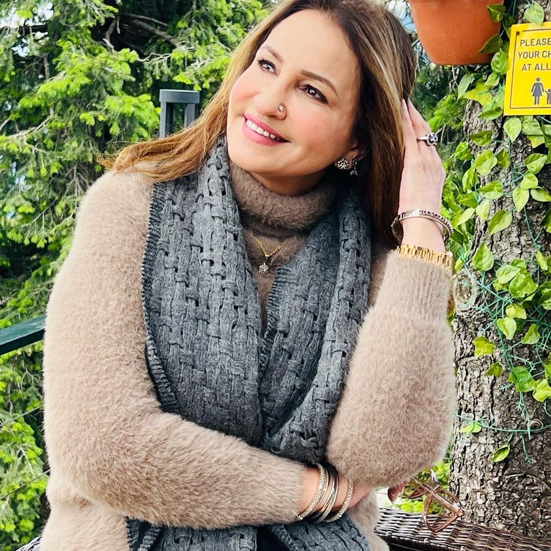 Saba Faisal's Beautiful Pictures With Her Kids From Nathia Gali ...