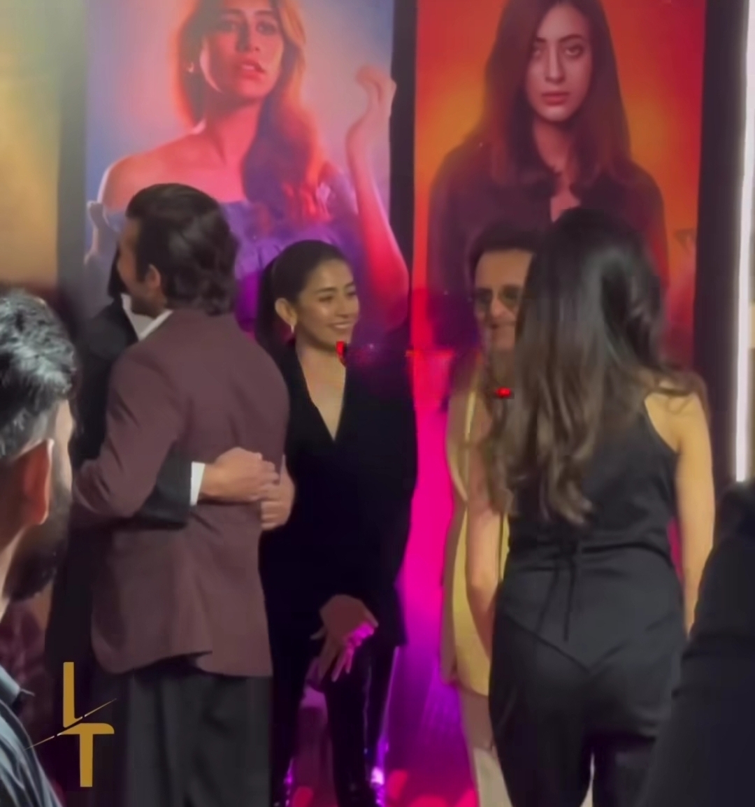 Here is What Happened Between Syra Yousuf & Sadaf Kanwal at Babylicious Premiere | Reviewit.pk