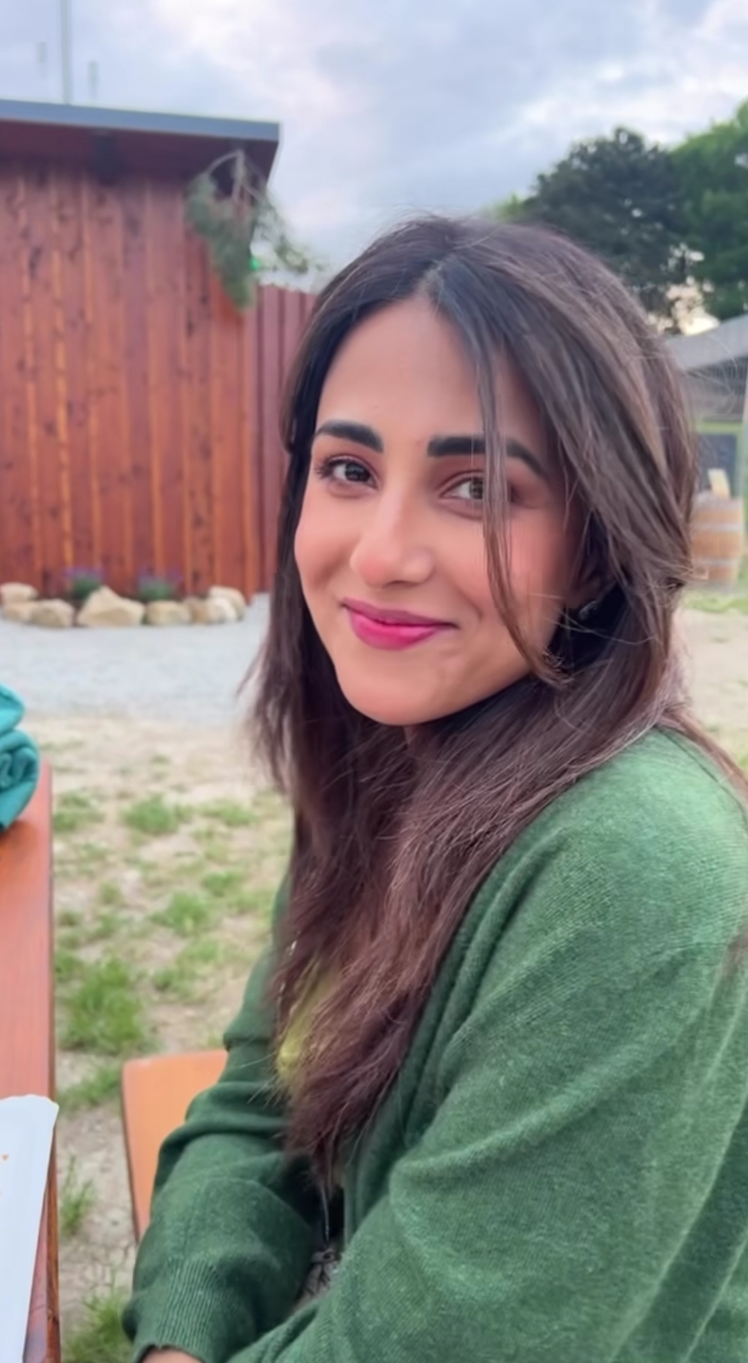 Ushna Shah Shares New Picnic Video & Pictures With Husband | Reviewit.pk