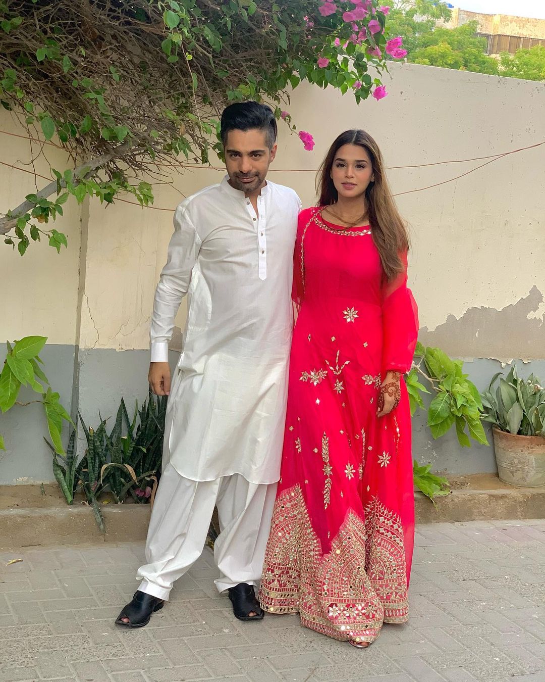 Zohreh Amir Shares Unseen Pictures On Third Anniversary | Reviewit.pk