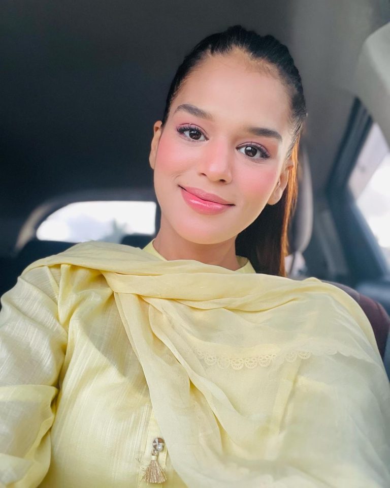 Zohreh Amir Shares Unseen Pictures On Third Anniversary | Reviewit.pk