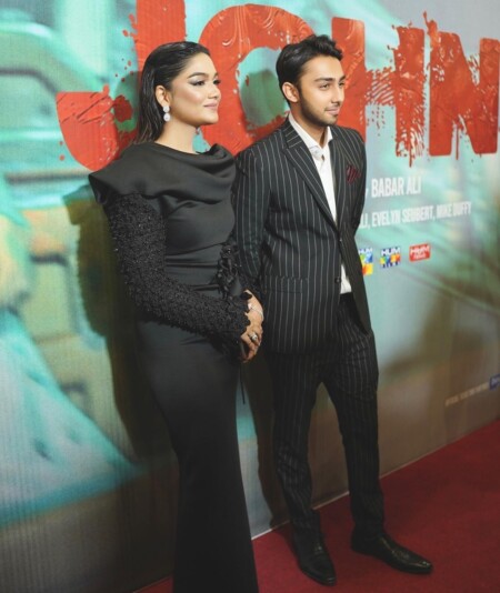 Who Is Aashir Wajahat - Age, Education & Career | Reviewit.pk