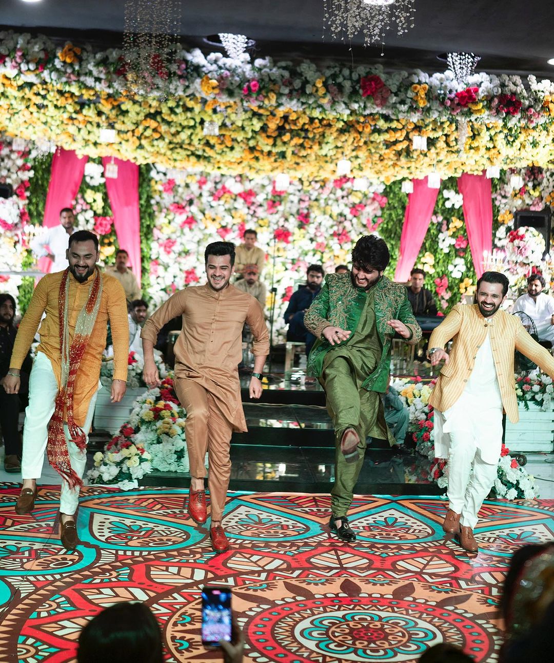 Kanwal Aftab And Zulqarnain New HD Pictures From Sehar Hayat Mehndi ...