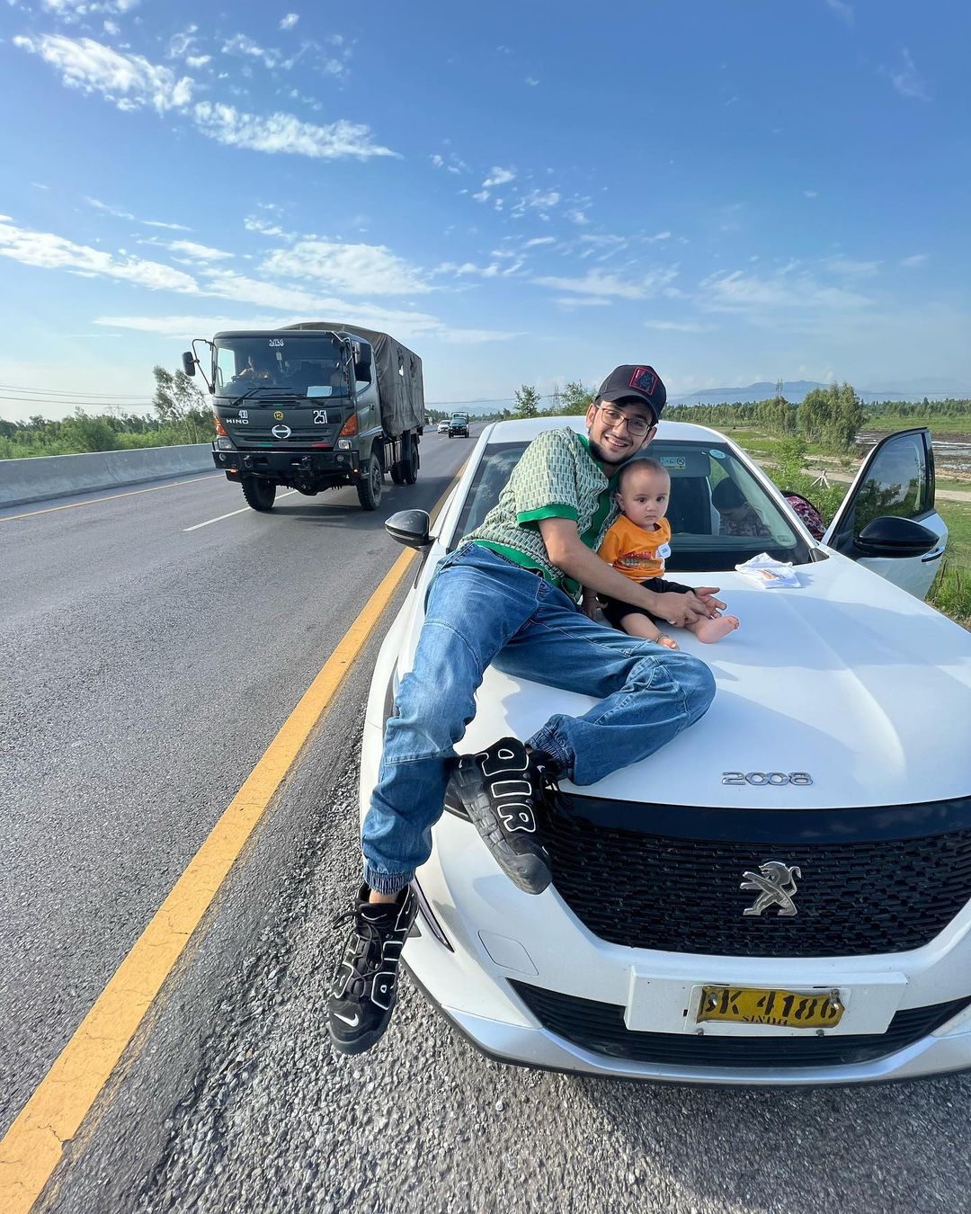 Maaz Safder Beautiful Family Pictures From Northern Areas Trip ...