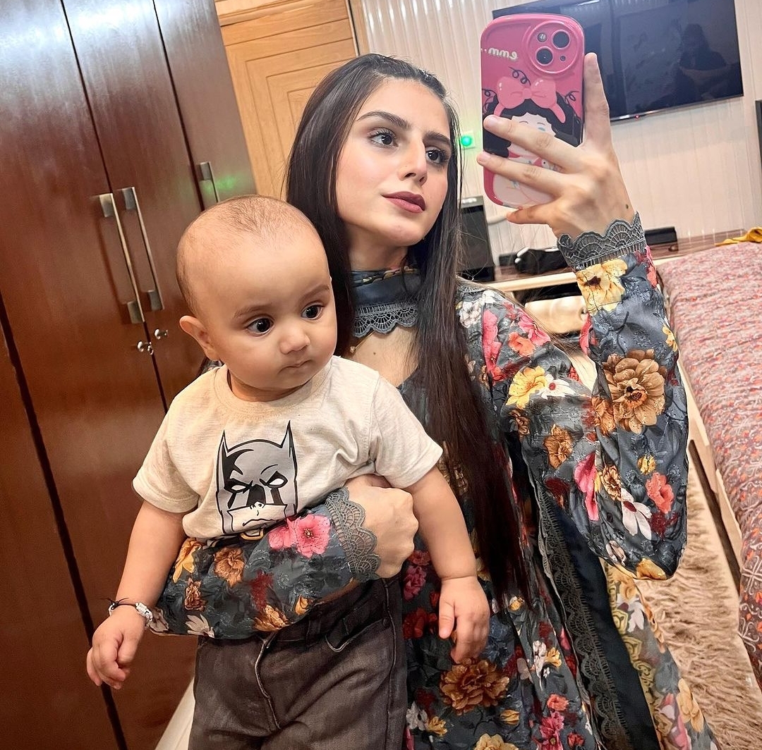 Maaz Safder Beautiful Family Pictures From Northern Areas Trip ...