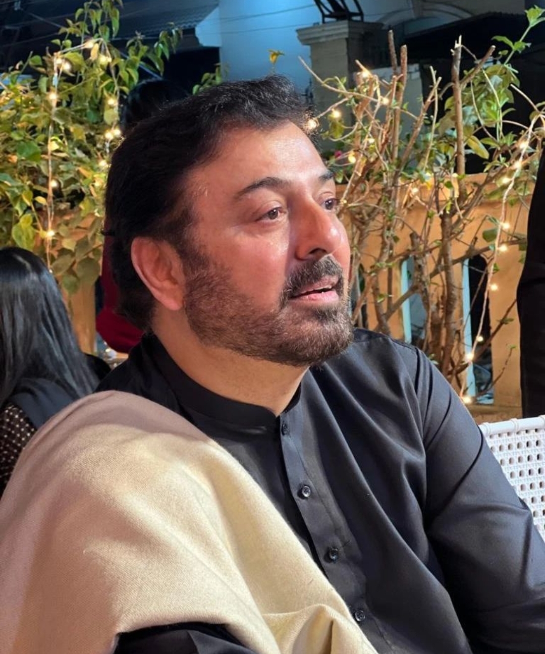 Zaviyar Nauman Emotional Video Meeting With Brothers | Reviewit.pk