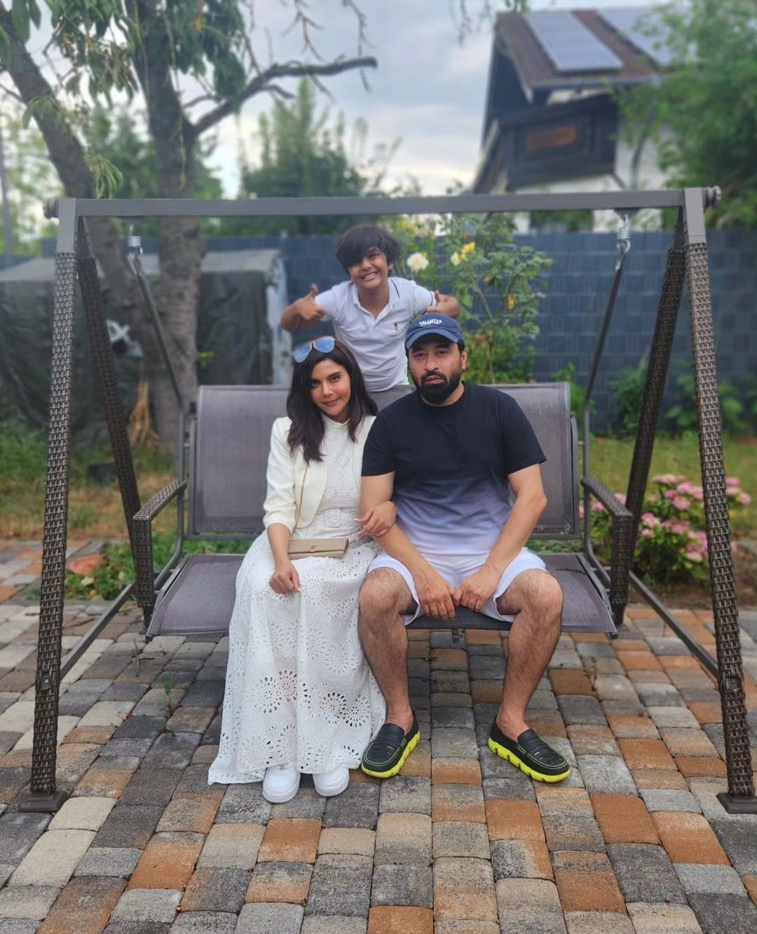 Nida Yasir Shares New Family Pictures from Germany | Reviewit.pk
