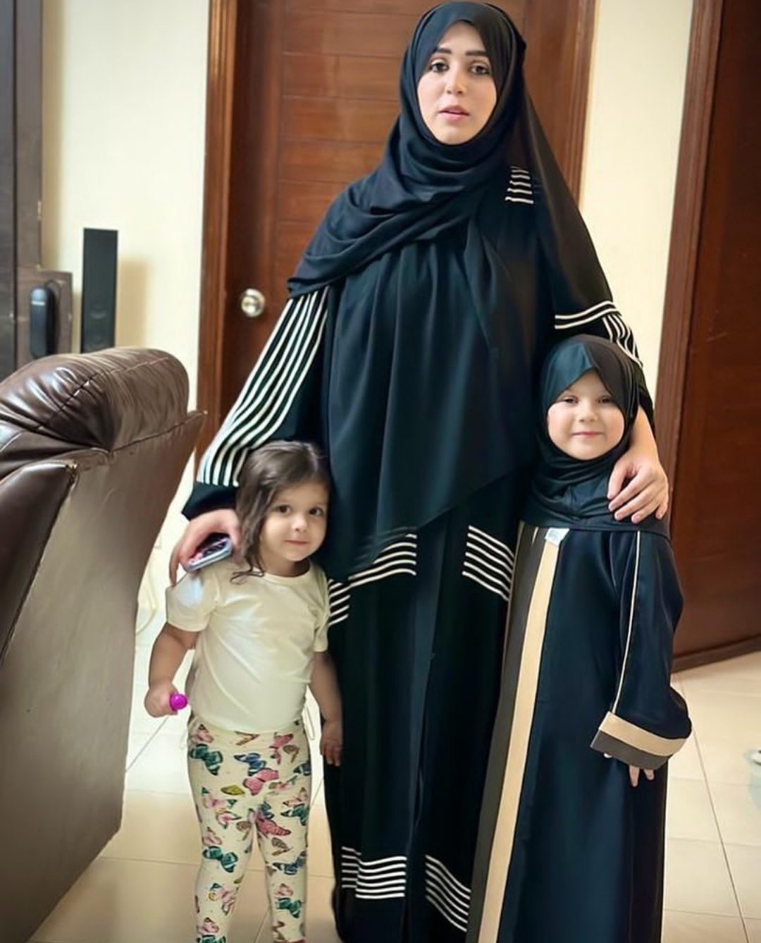 Noman Habib Family Umrah Pictures | Reviewit.pk