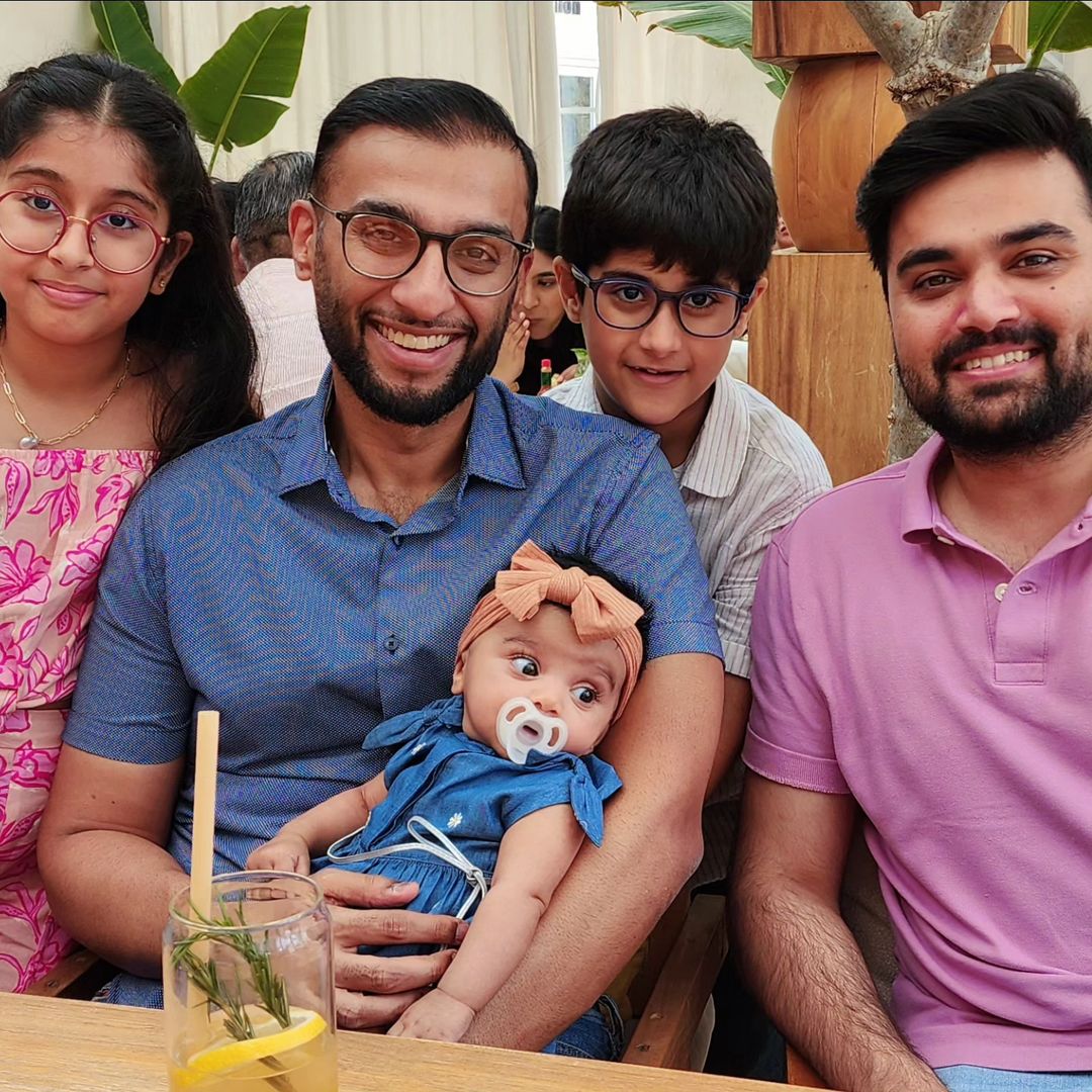 Rabab Hashim Pictures With Daughter & Family From UAE | Reviewit.pk