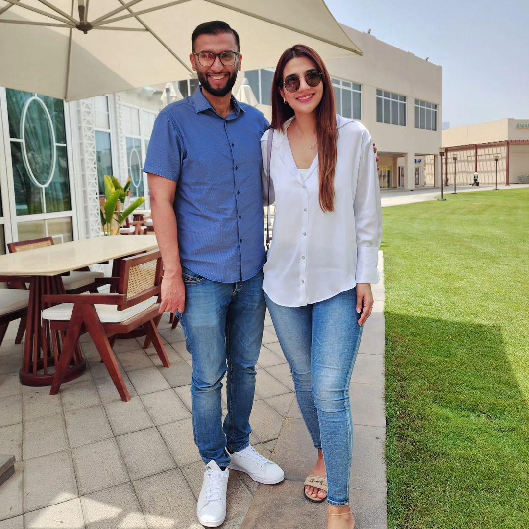 Rabab Hashim Pictures With Daughter & Family From UAE | Reviewit.pk