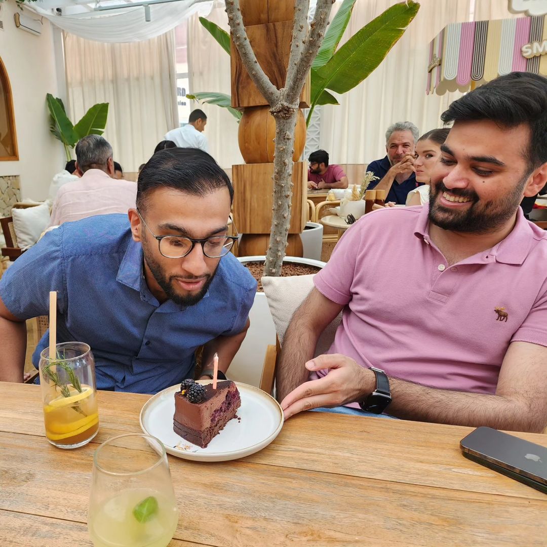 Rabab Hashim Pictures With Daughter & Family From UAE | Reviewit.pk