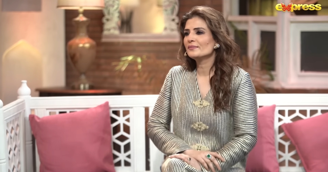 Resham Talks About Getting Married & Learning Lessons In Life | Reviewit.pk